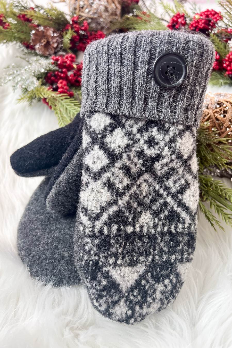 Grey Mitten- Pattern 8 – Lot21 Boutique